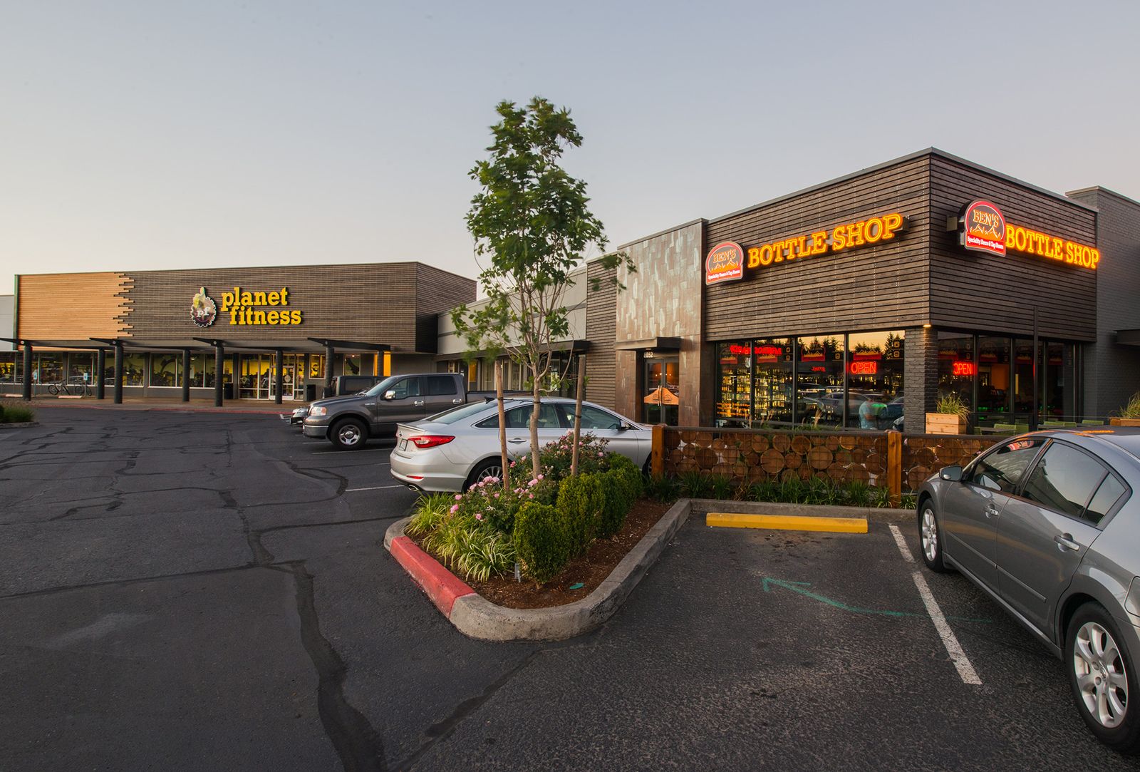 A local retail and lifestyle center | LSW Architects