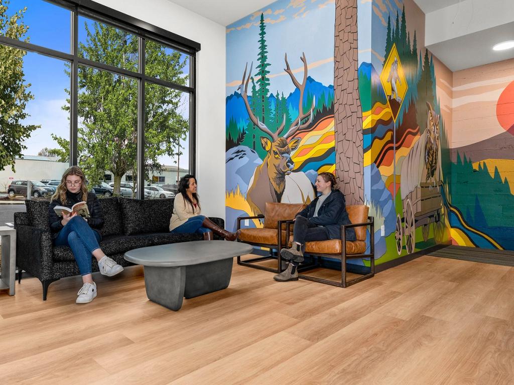 A Modern Take on an Urban Garden-Style Apartment | LSW Architects