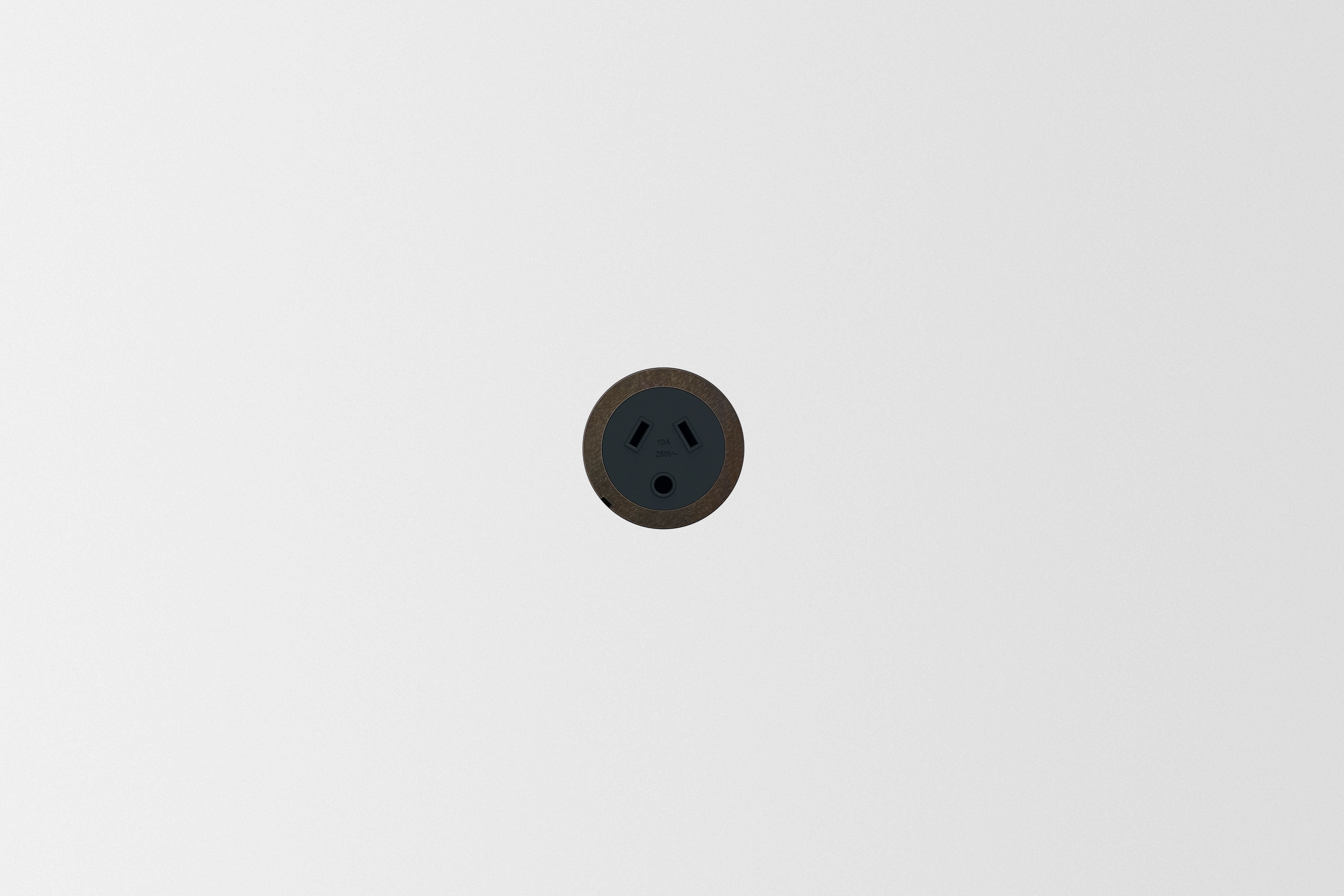 Single Outlet Faceplate Black Bronze - Flat | ZETR