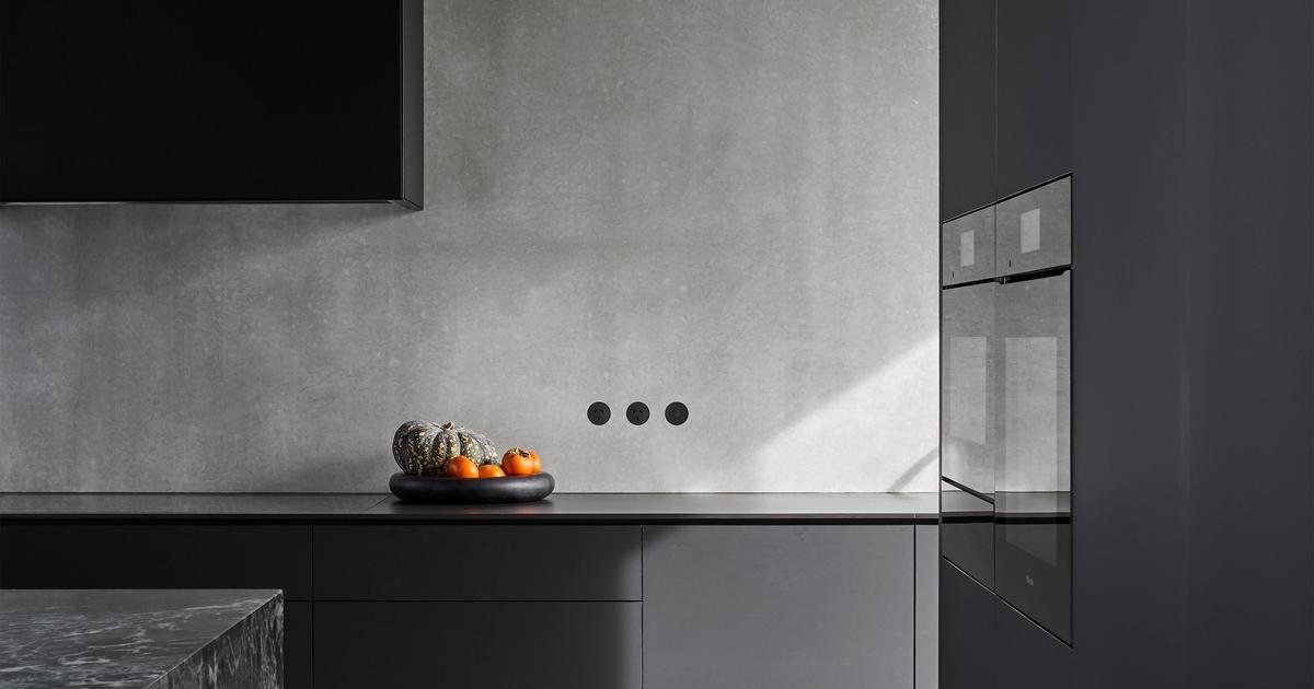 48 1 Gang Switch Clipsal Black | ZETR - AU