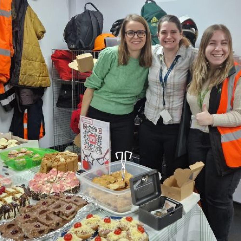 People | Manor Fresh