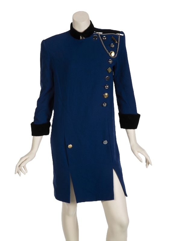 Top 5 Outfits: Music Icons