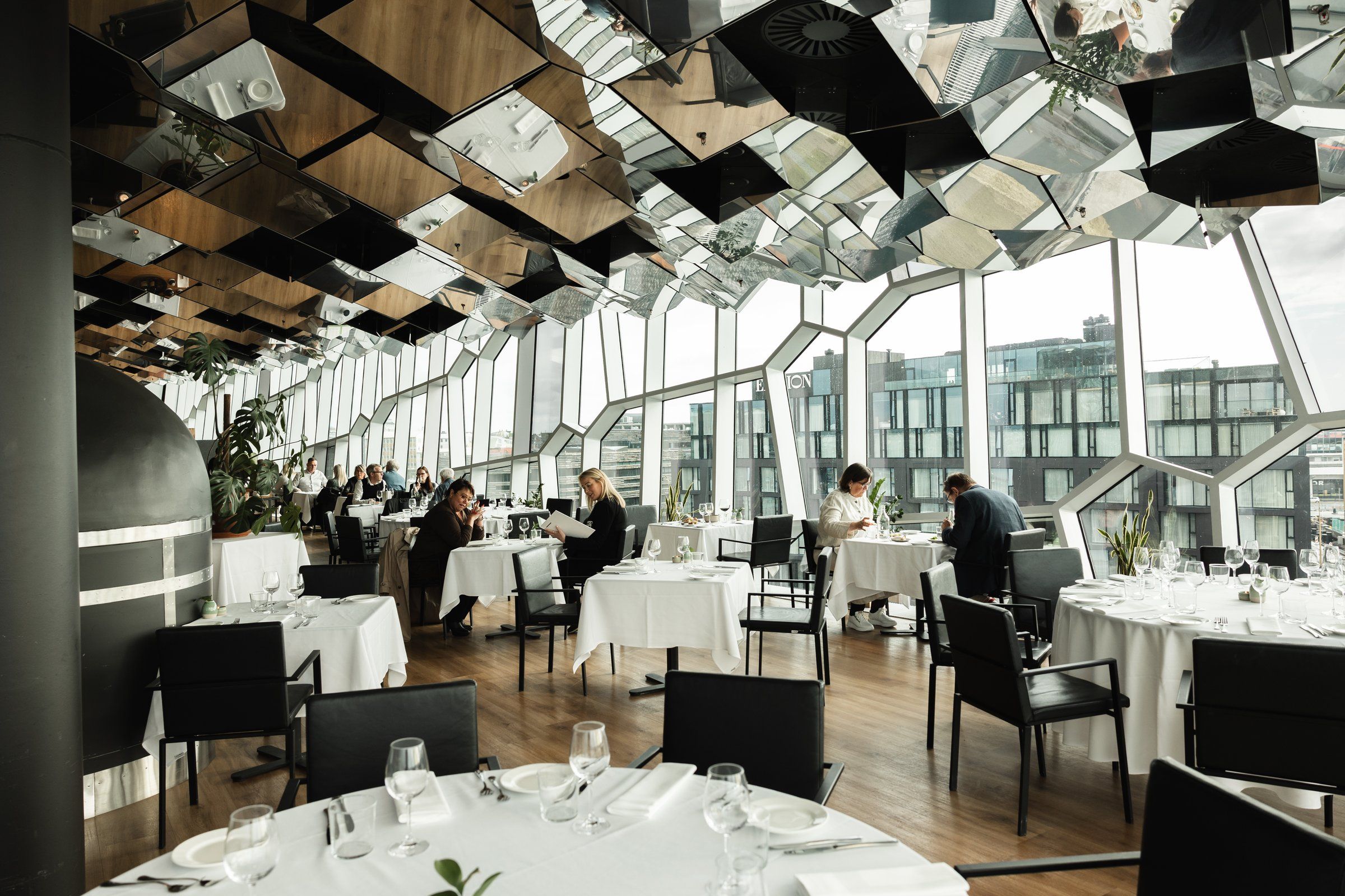 La Primavera restaurant in Harpa