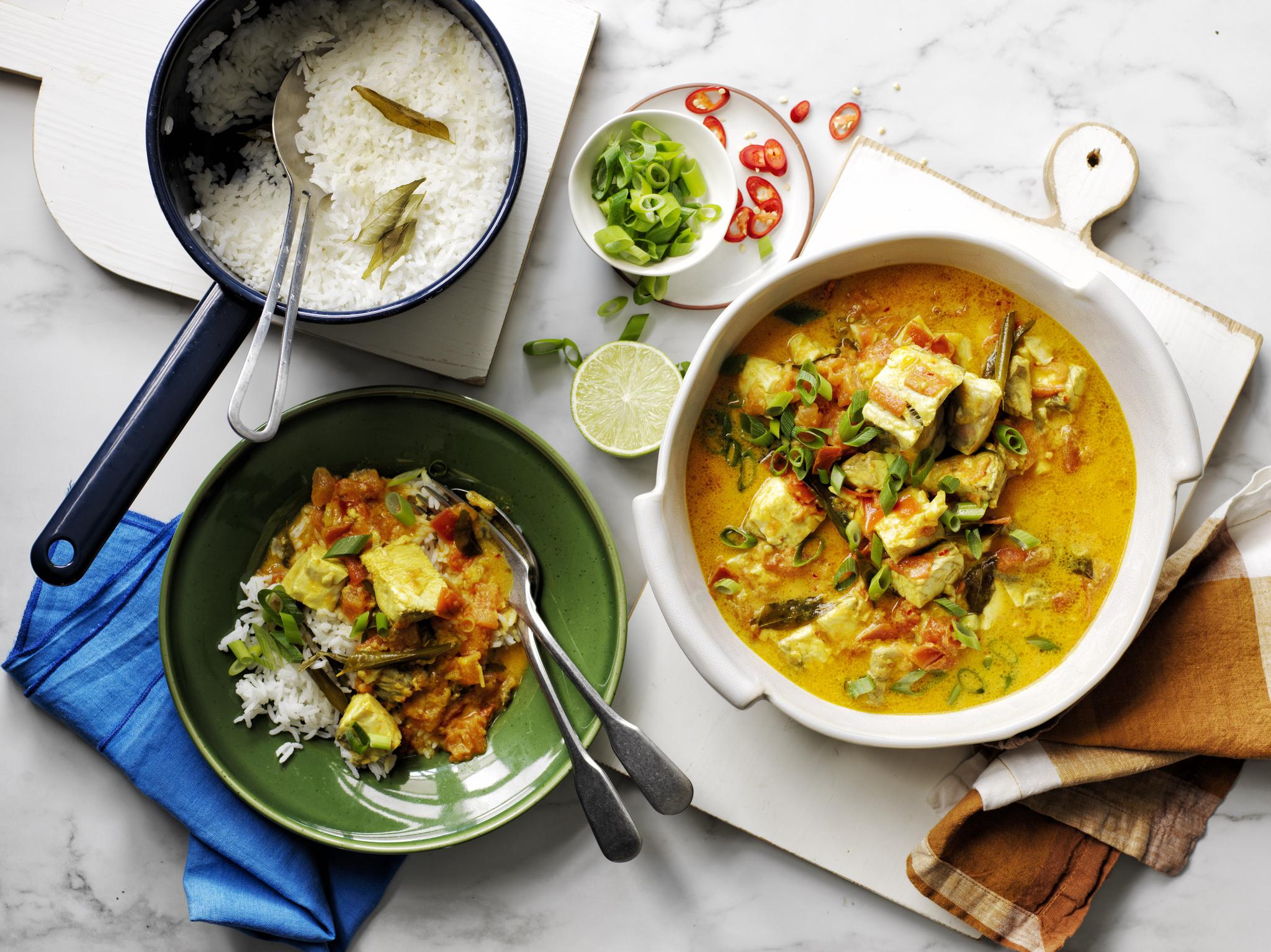 Light Sweet and Sour Turmeric Fish Curry