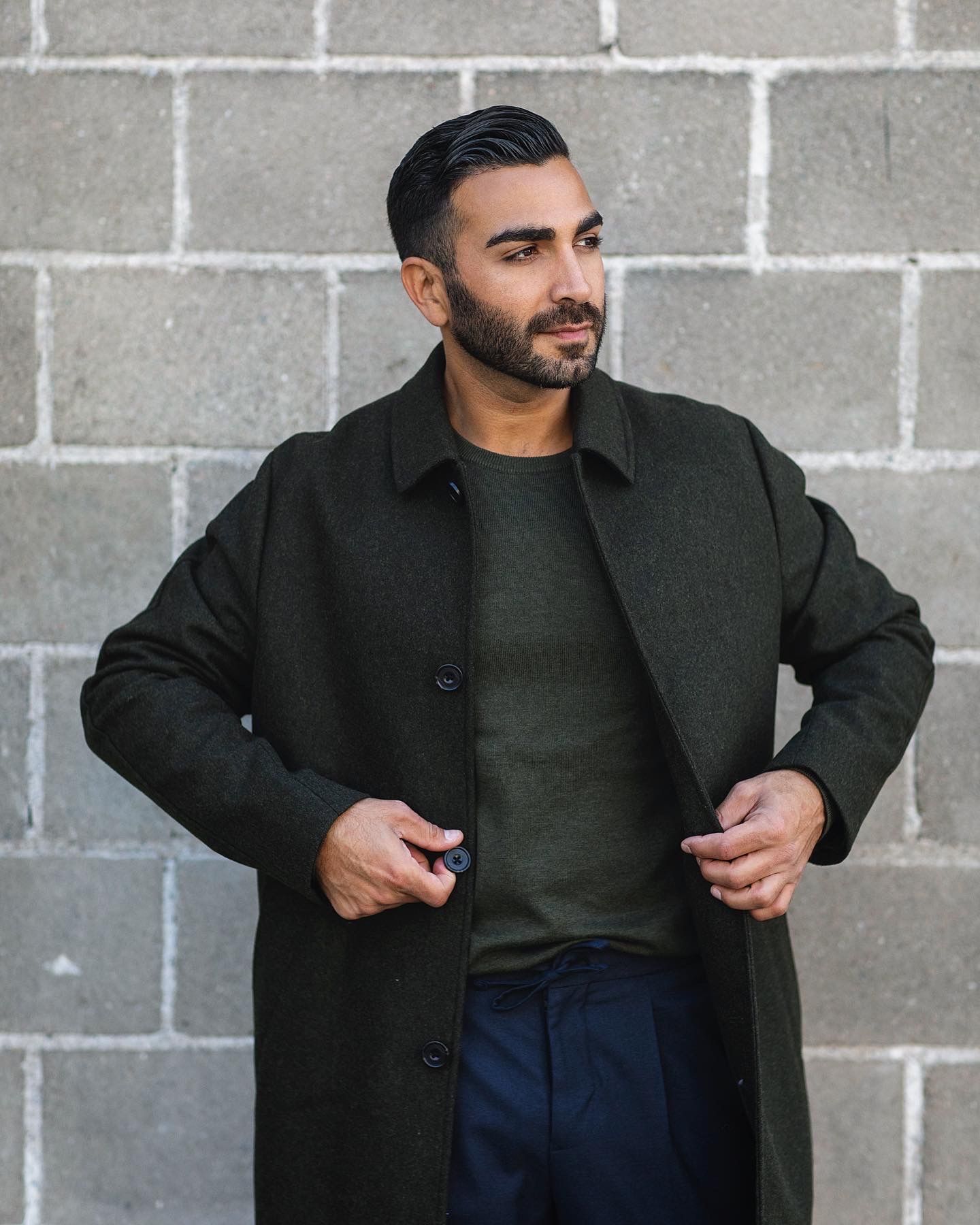 Köp saker från Roy Fares | sellpy.se
