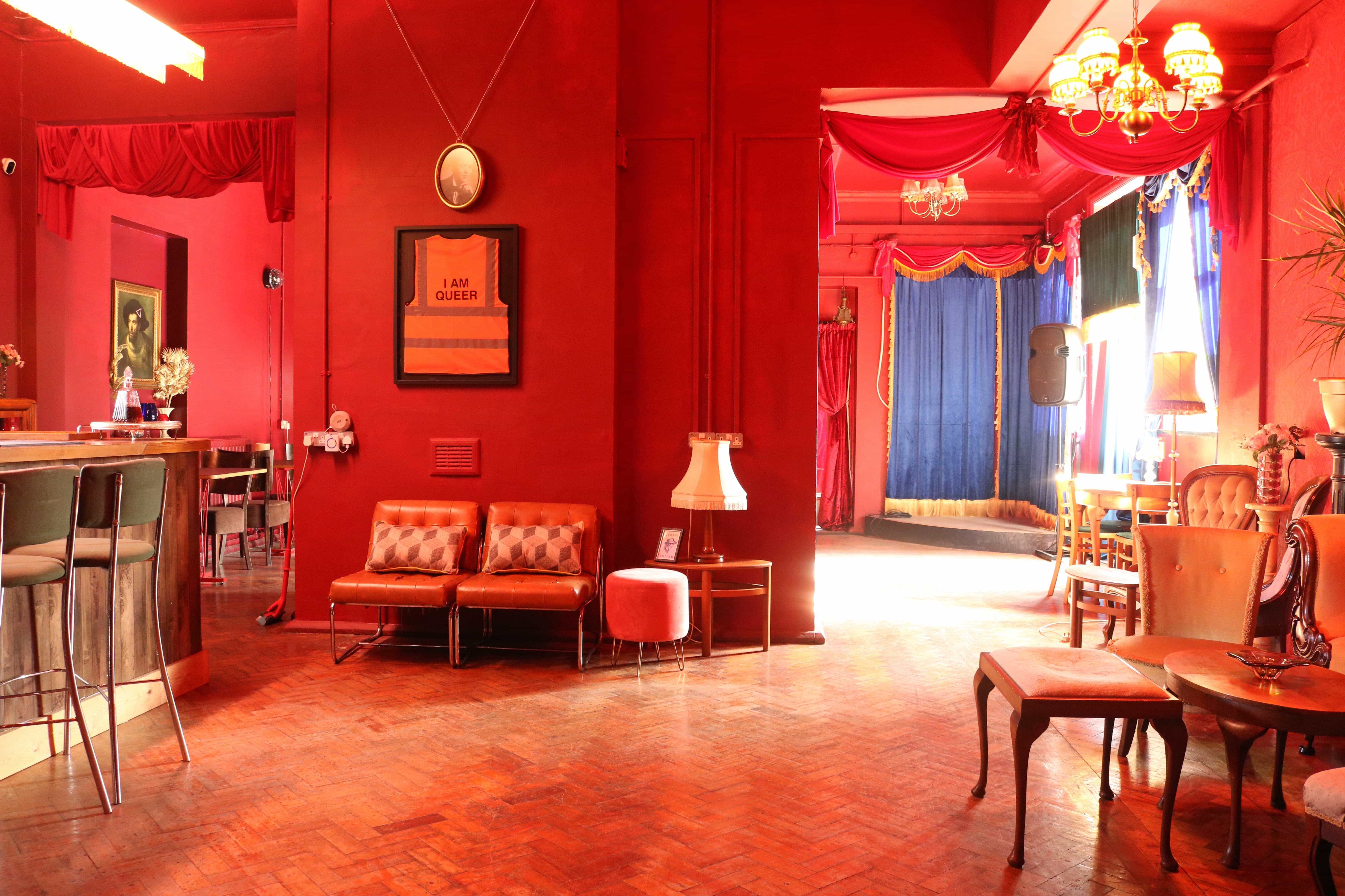 Triangle Bar | Love Locations