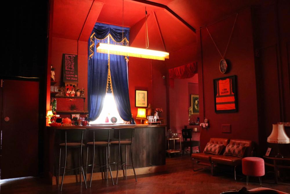 Triangle Bar | Love Locations