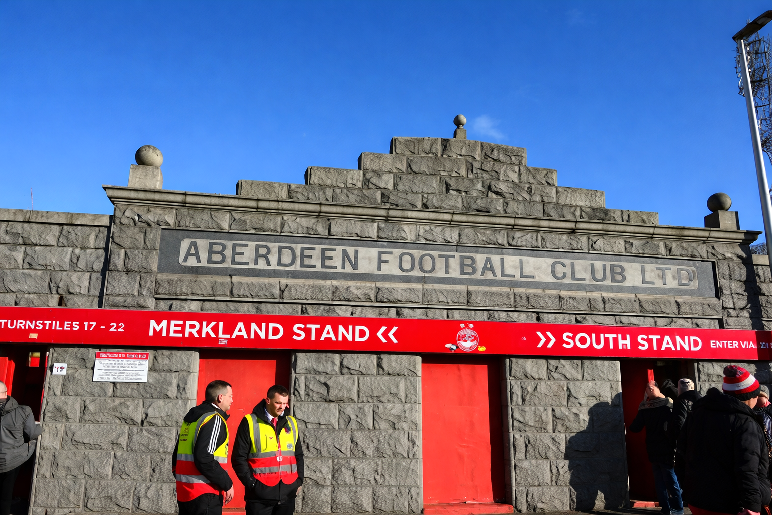 Aberdeen - Livingston - Book with Sembo