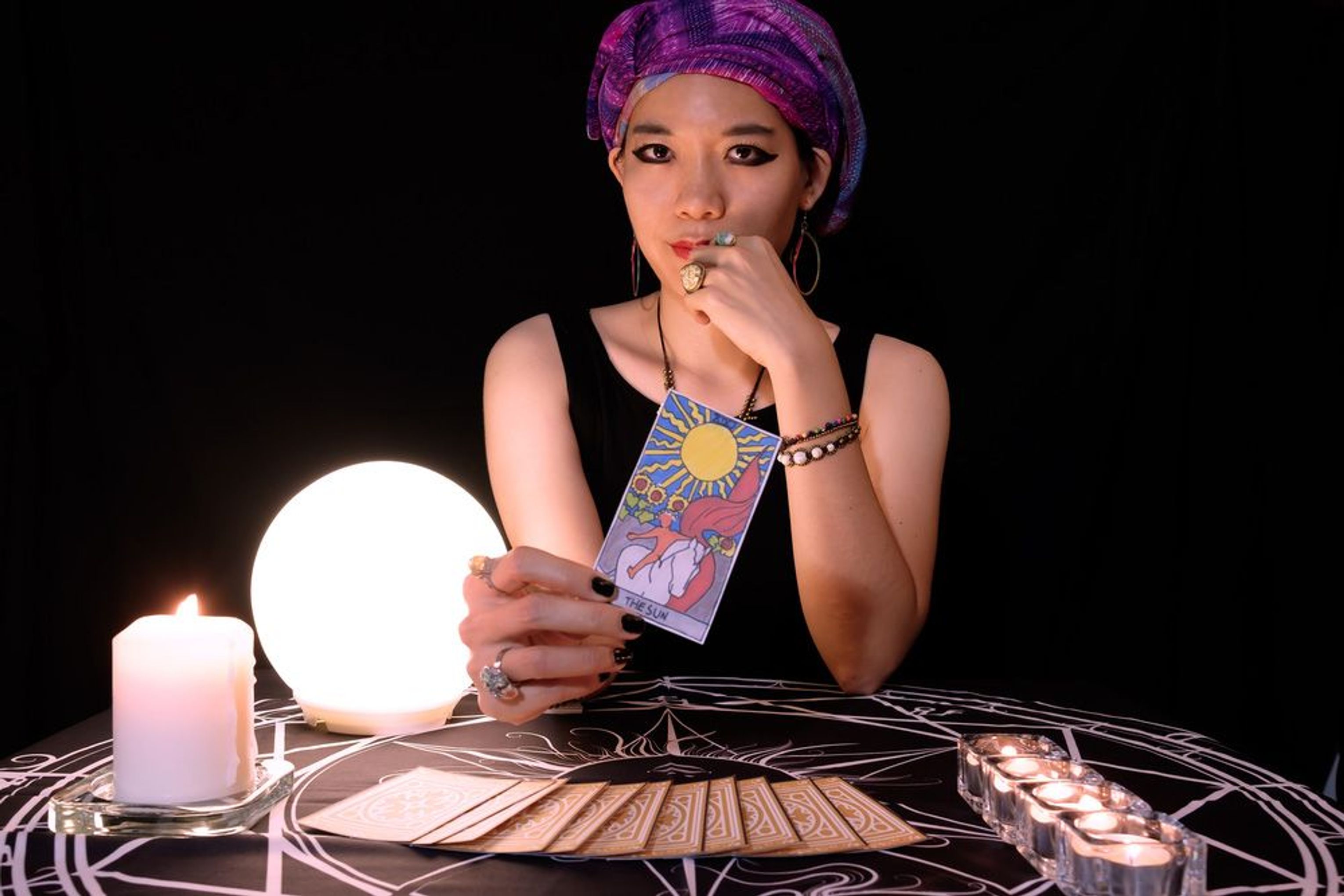 Difference Between Psychic and Medium | Trusted Psychics