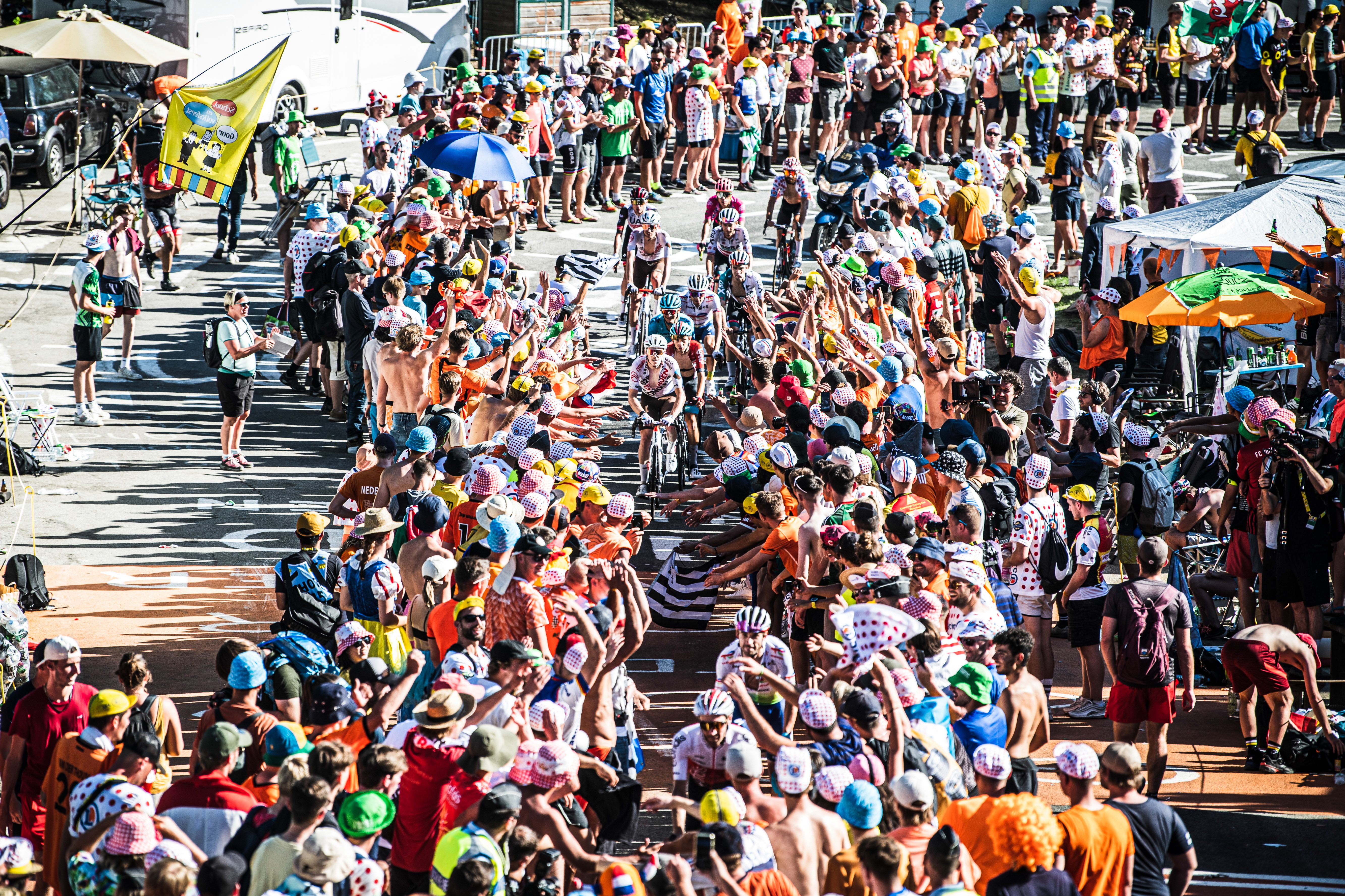 Should pro cycling start charging roadside spectators? | Velora Cycling