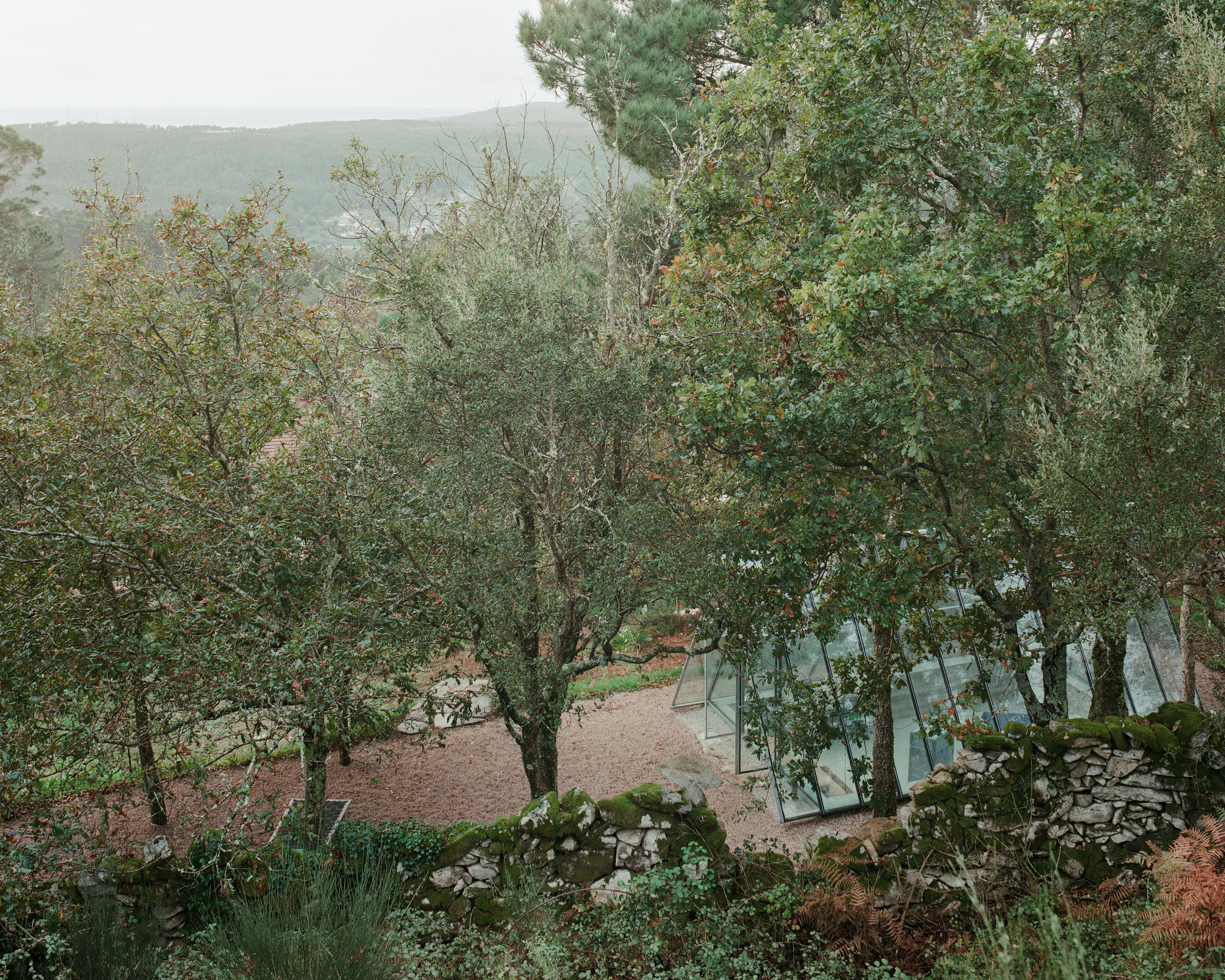 151, Glass House Stone House – Dyvik Kahlen Architects