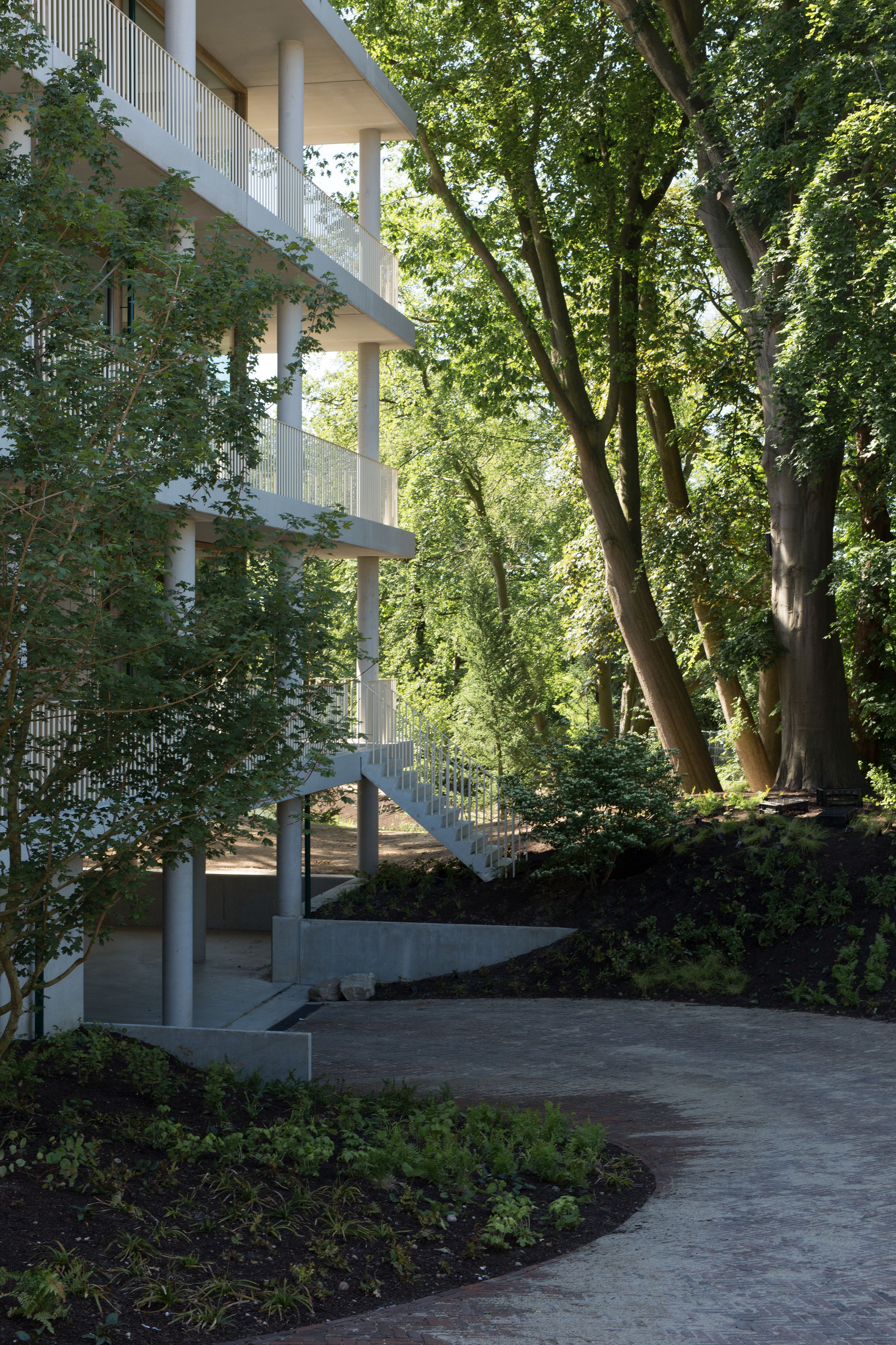 109, Apartment building with 34 columns – Dyvik Kahlen Architects