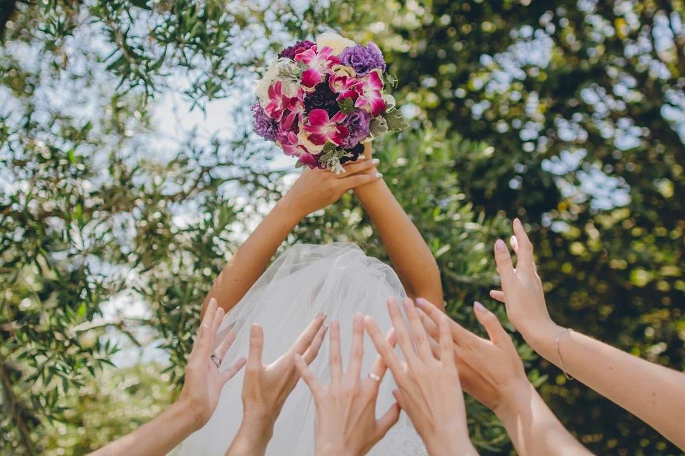 Tradiții și obiceiuri de Nuntă la Români Weddingo