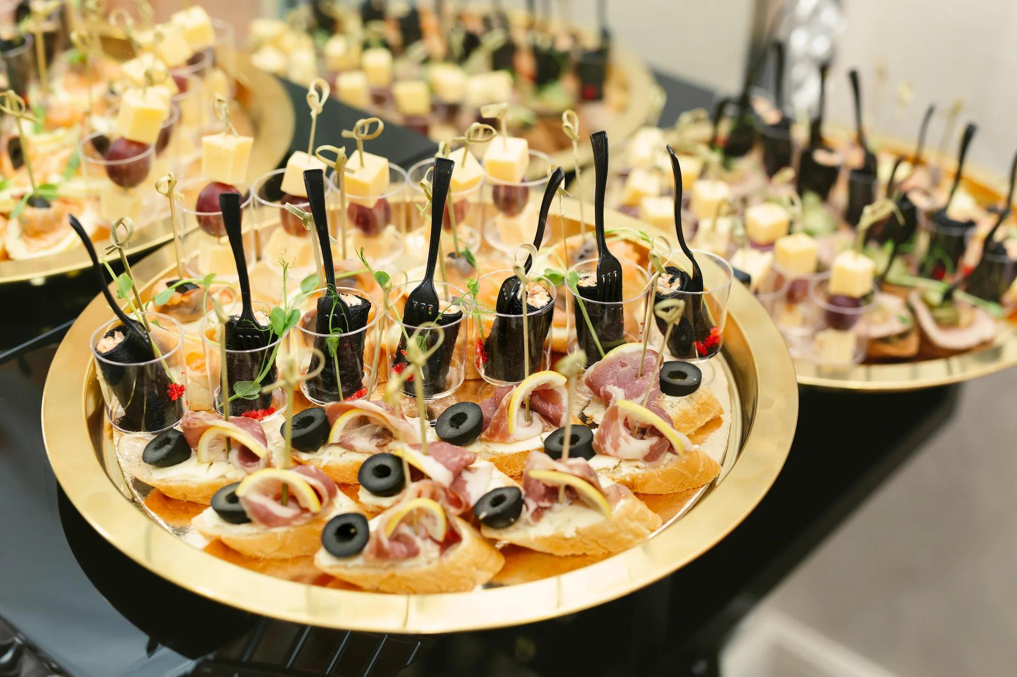 Aperitive Nuntă de Lux Sofisticate & Traditionale - Weddingo