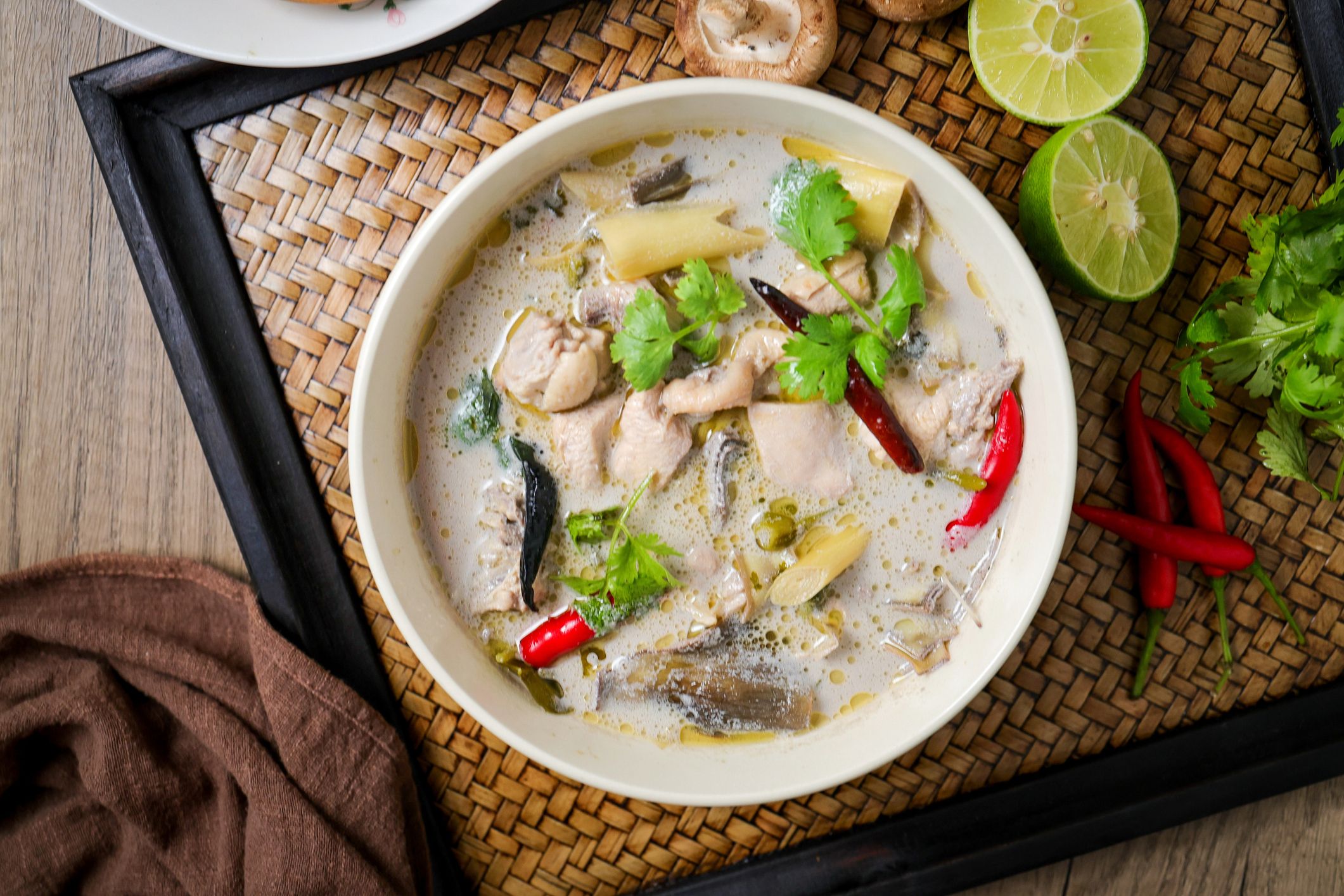 Tom Kha Gai – thailandsk kyllingsuppe - Vinmonopolet