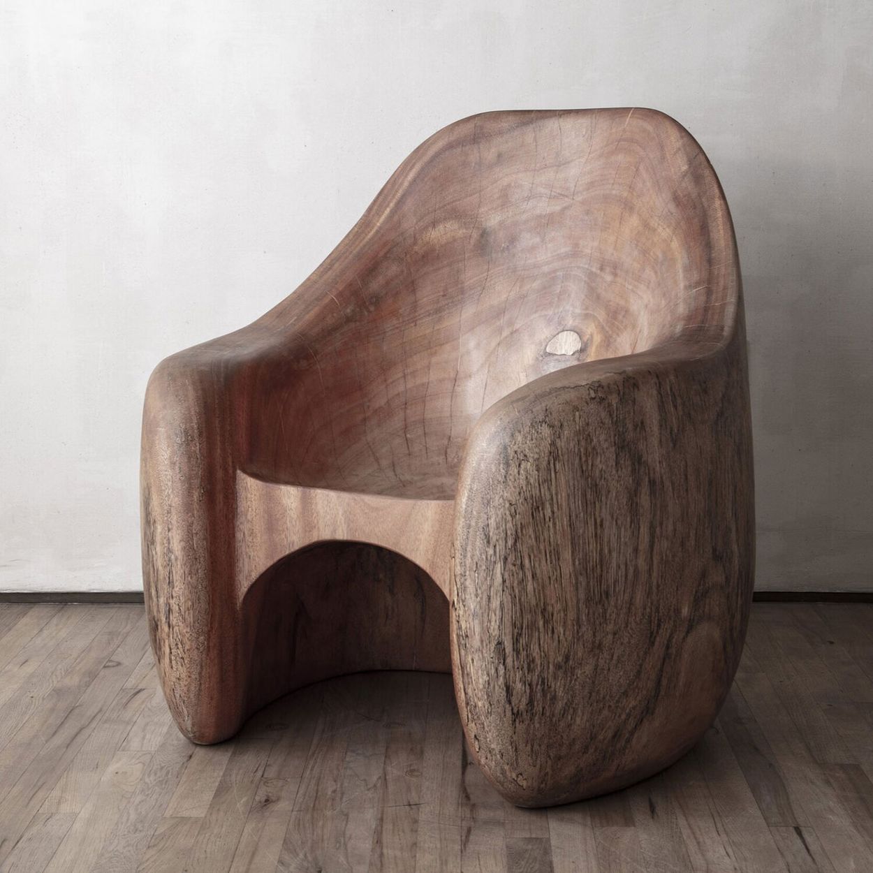 Ateliers Courbet: Mauro Mori Hug Chair