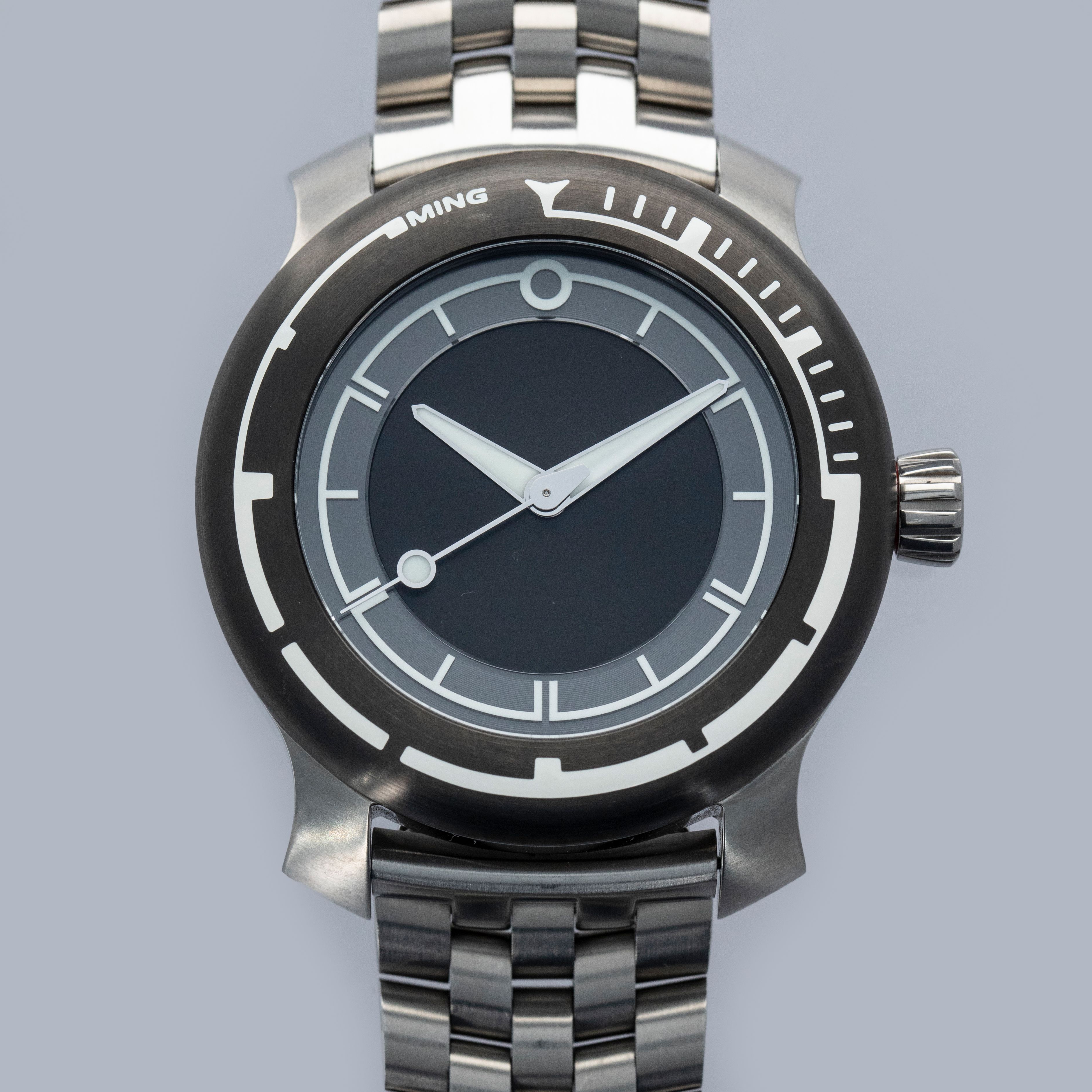 MING 18.01 H41 TITANIUM DIVER on Bracelet | Auctions | Loupe This