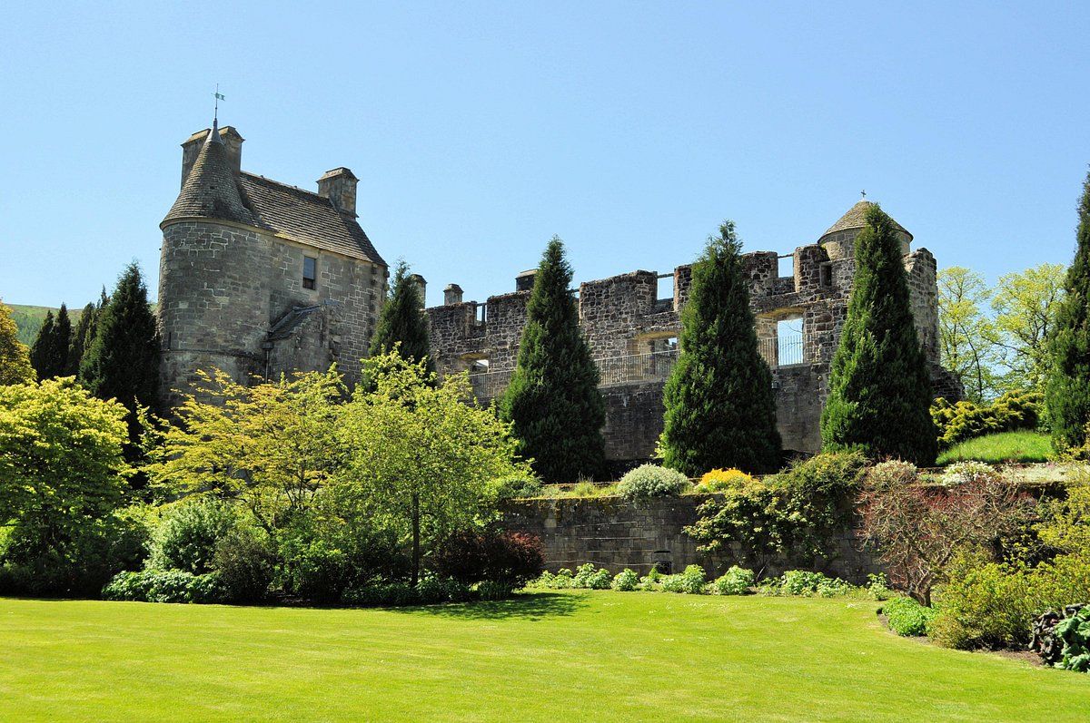 Falkland Palace - VisitSeeDo