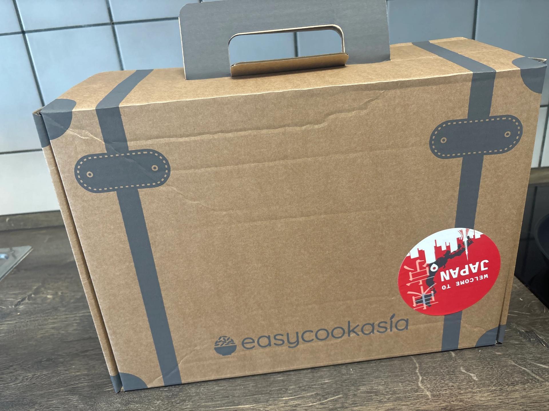 momogo - Japan Surprise Snack Box
