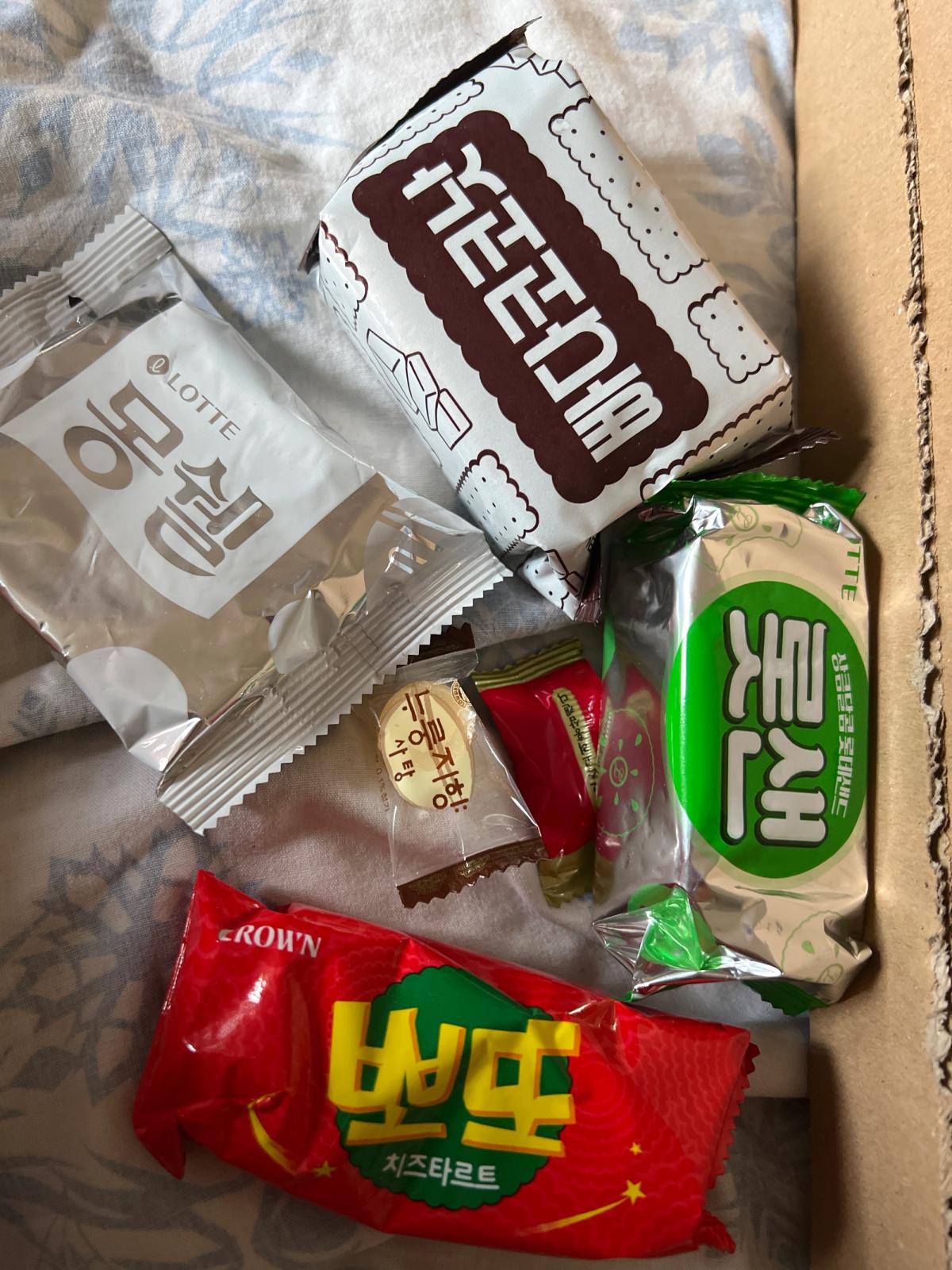 momogo - Korea Surprise Snack box