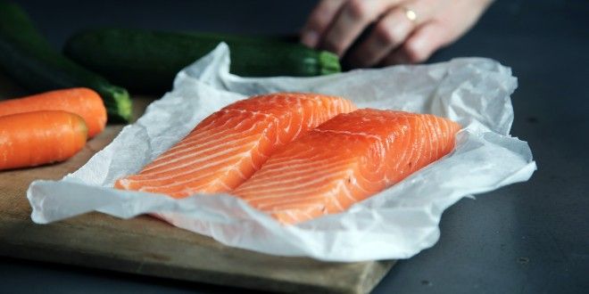 RECEPT File od lososa u umaku od maslaca i češnjaka | Dalmatinski Portal