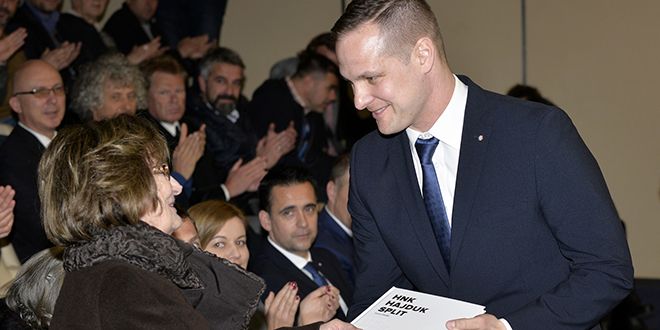 HAJDUK PROSLAVIO ROĐENDAN Ivan Kos: Srce mi je danas veliko, a knjiga ...