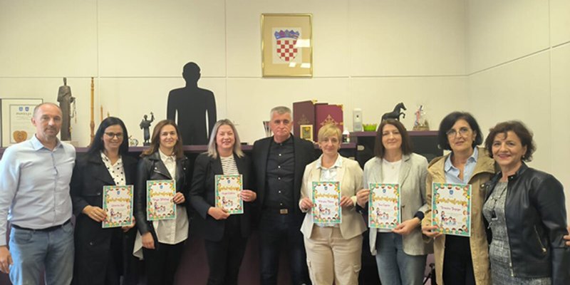 Gradonačelnik Sinja primio odgajateljice vrtića Bili cvitak ...