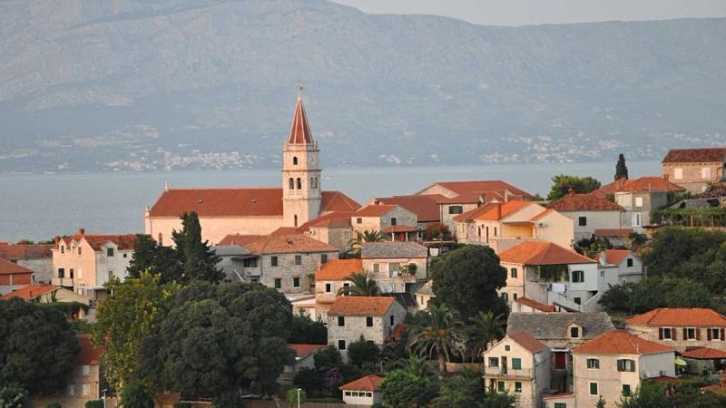 Okusi Sardinije stižu na Brač: Gastronomski spektakl spaja dva ...