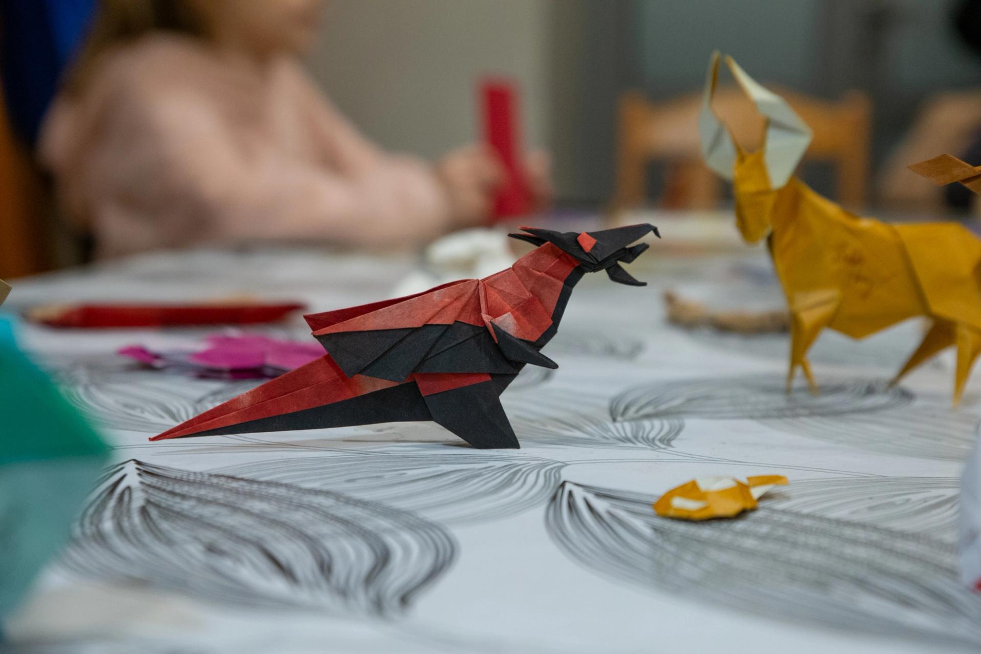 Konińskie Centrum Kultury Origami sięga Kosmosu i Bożego Narodzenia