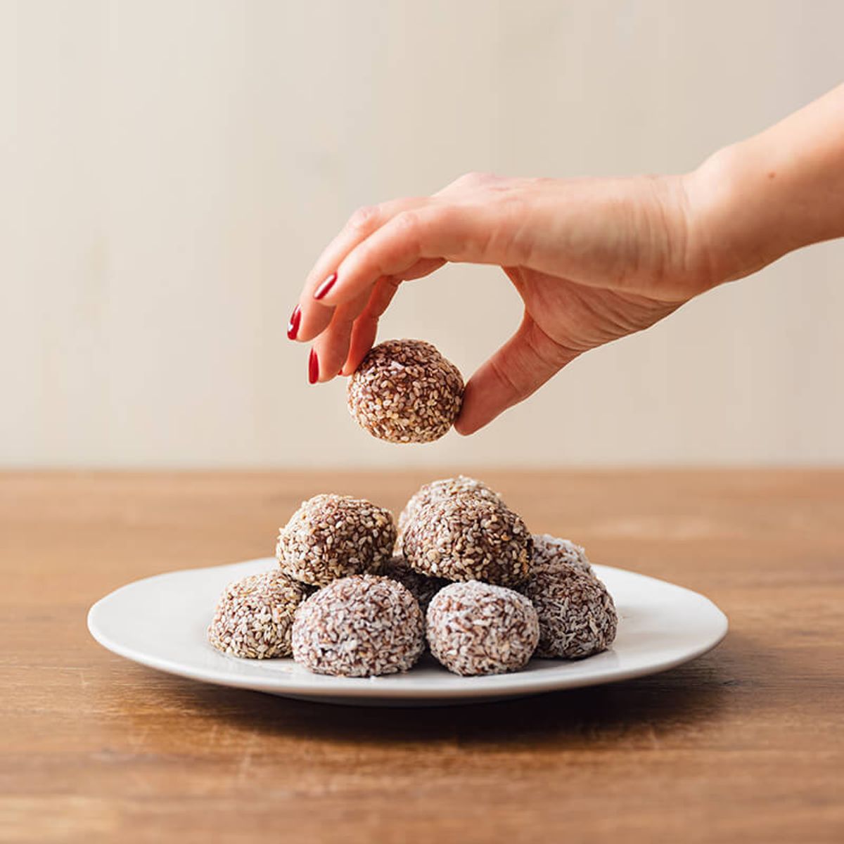 Rawballs – Recept på enkla & nyttiga energibollar - Cervera