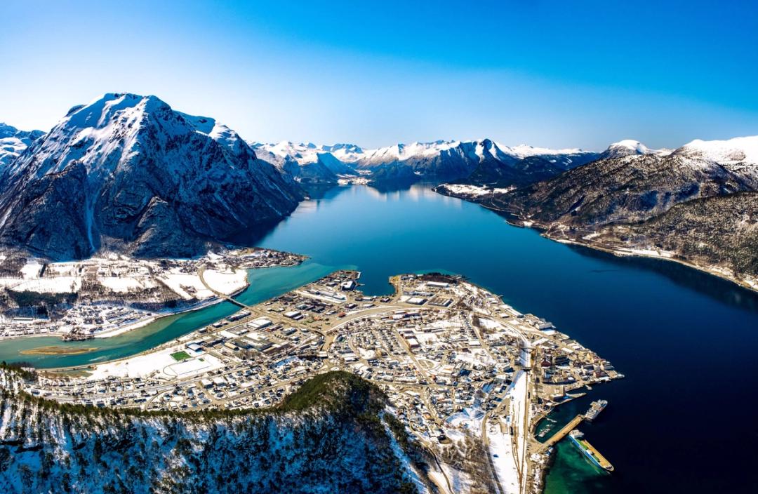 Åndalsnes | Trollstigen, Romsdalseggen, and the Rauma Line