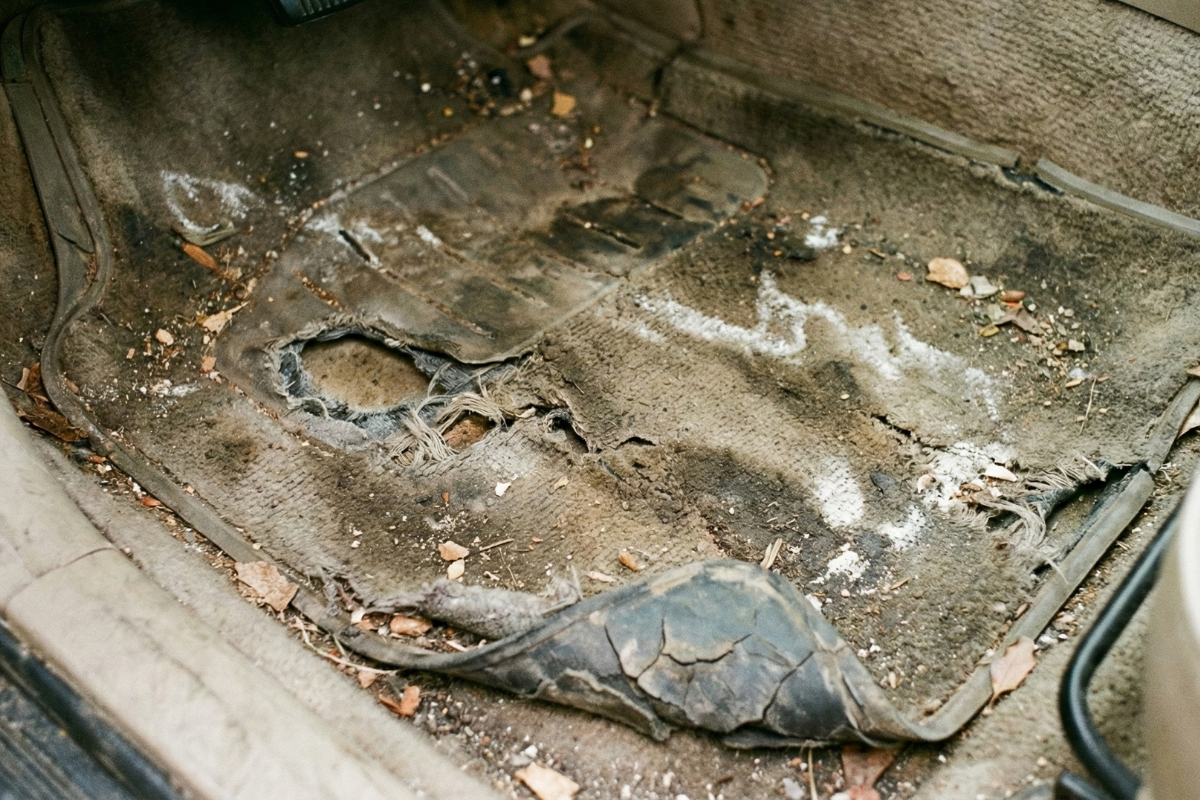 5 Signs That It’s Time To Replace Your Car Floor Mats