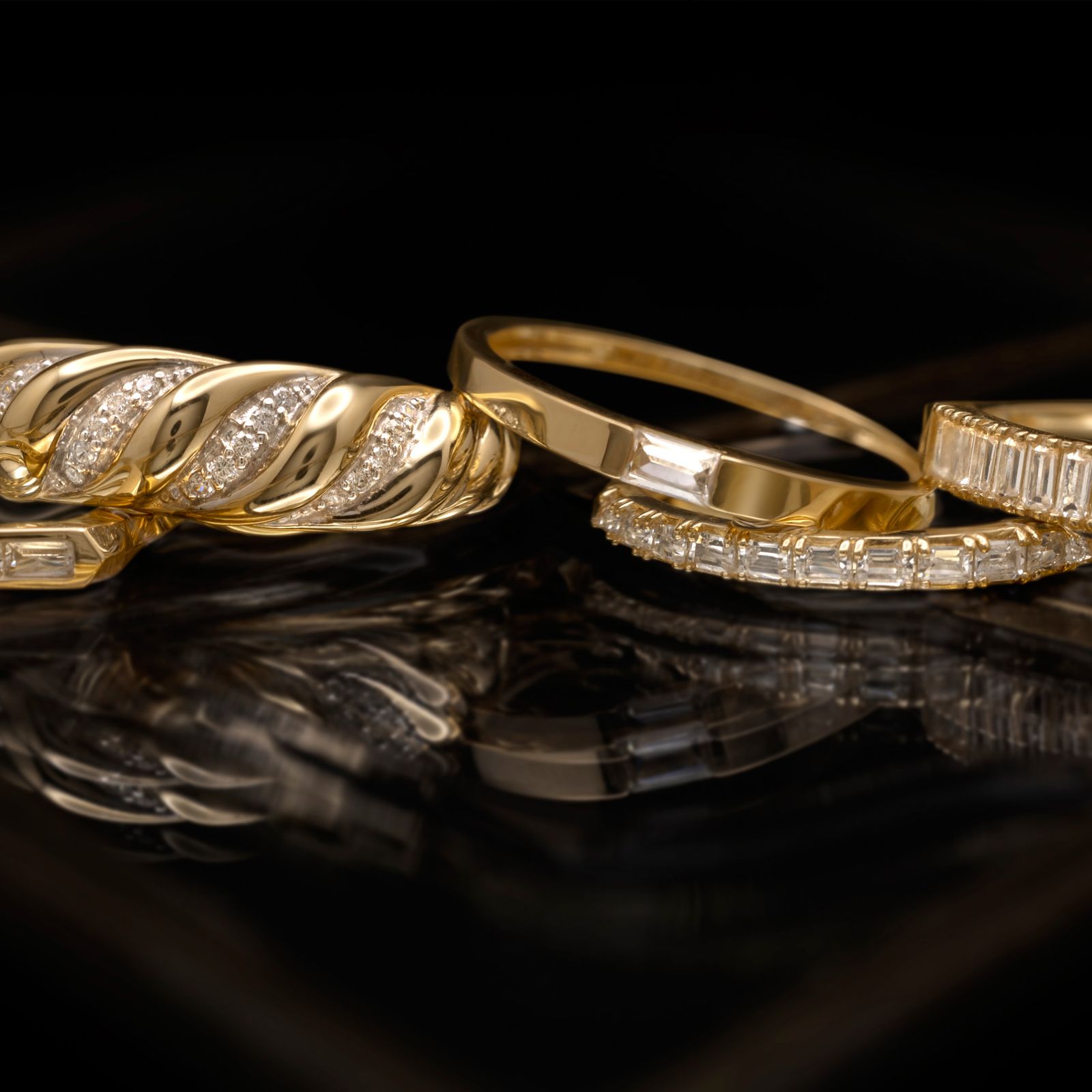 Italic | 14k Solid Gold Pearl Slim Stacker Ring