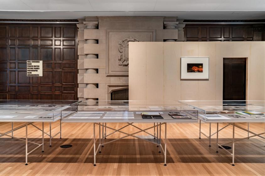 Christopher Williams: Radio / Rauhfaser / Television | David Zwirner
