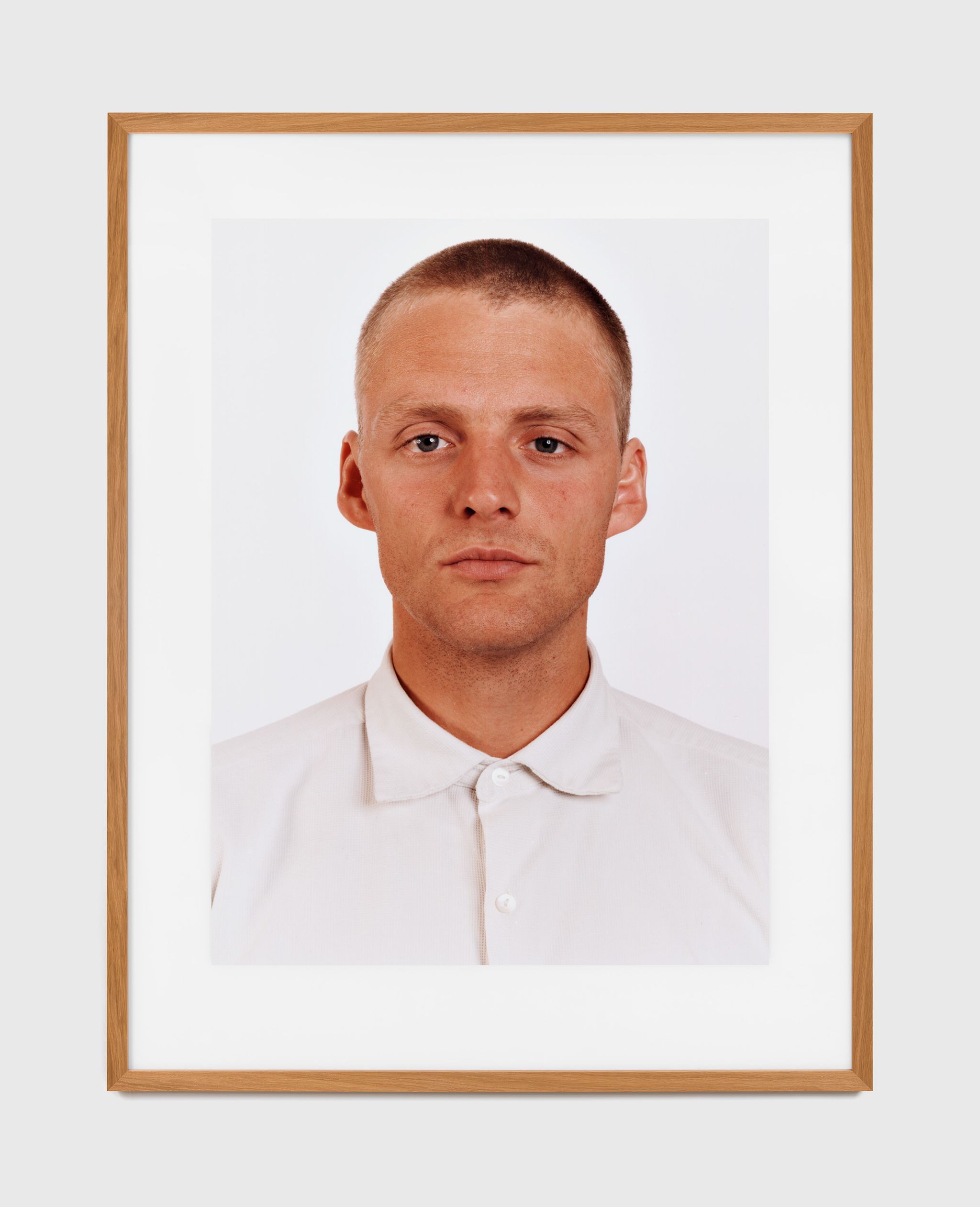 Thomas Ruff - Porträts (Portraits) | David Zwirner