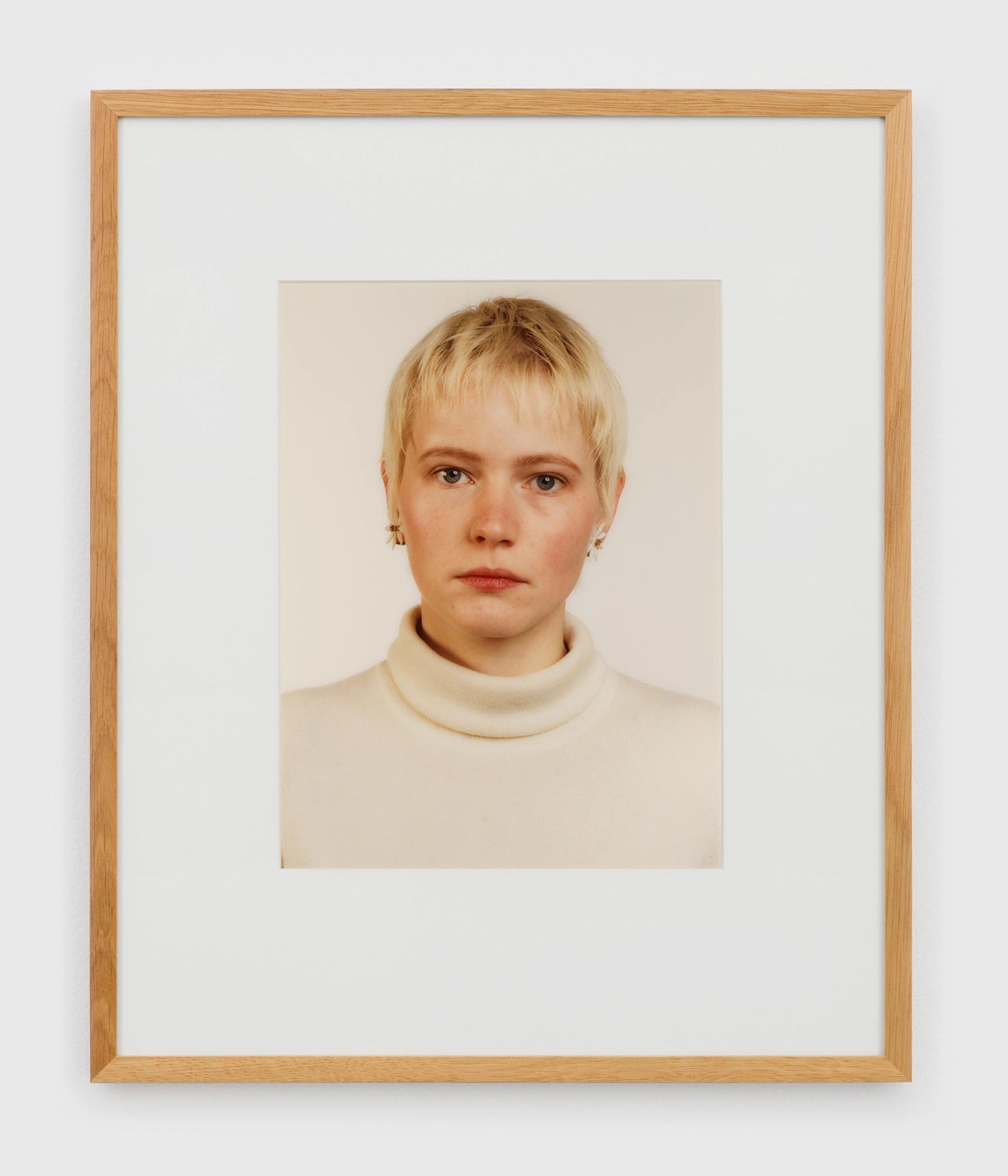 Thomas Ruff - Porträts (Portraits) | David Zwirner