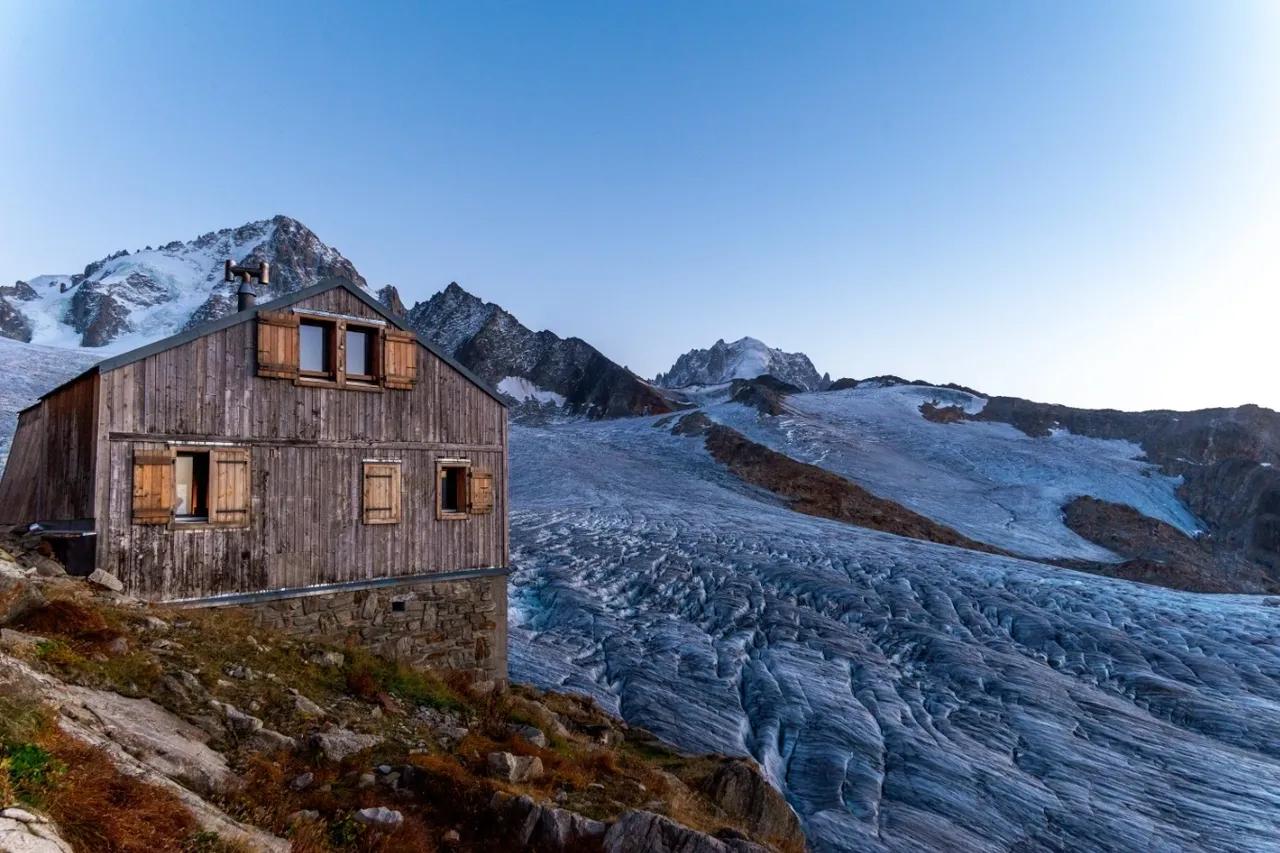 Alpine Refuge Opening Dates 2026 – Hut Planning Guide — Oak Blog