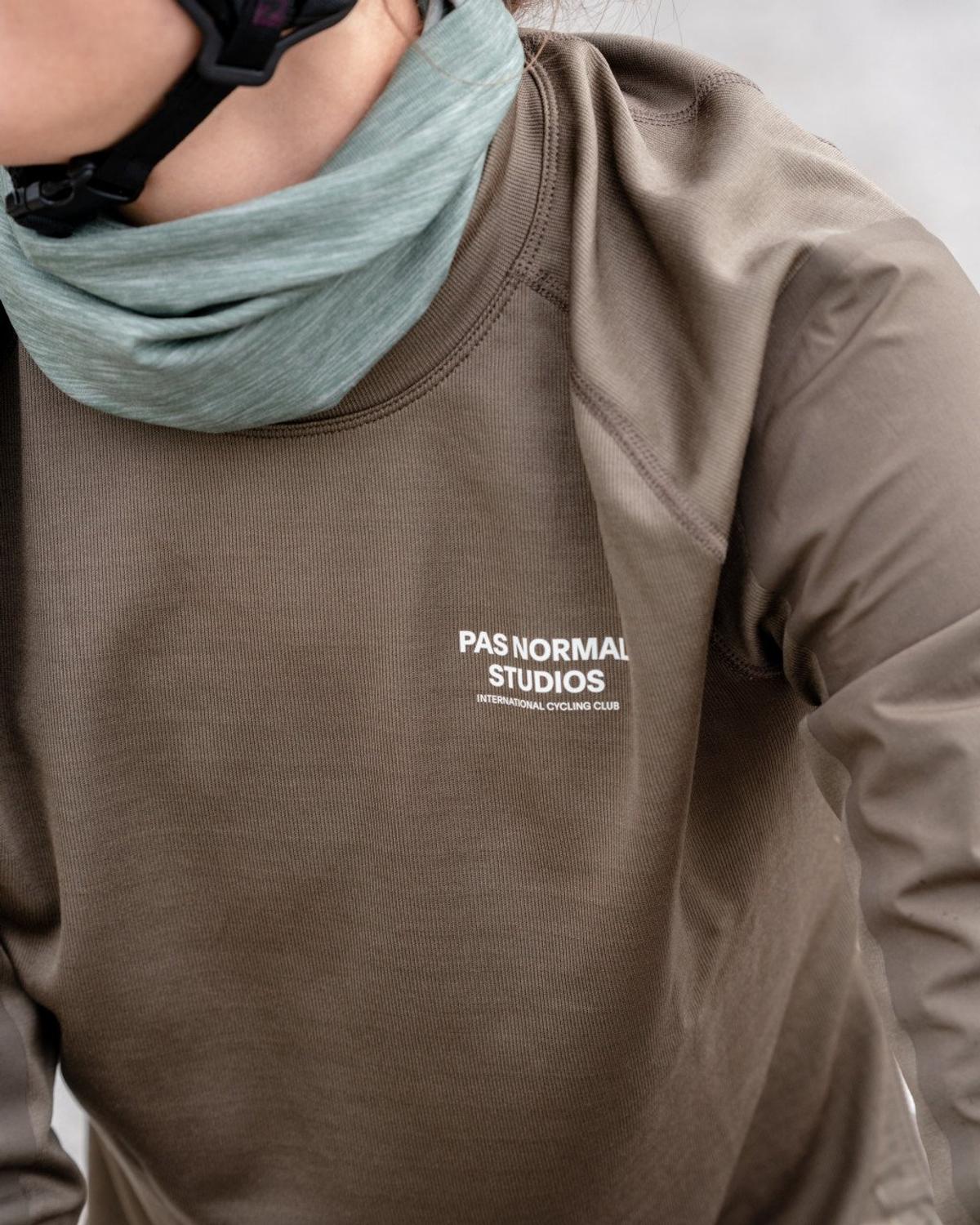 Layering Guide - Escapism | Pas Normal Studios