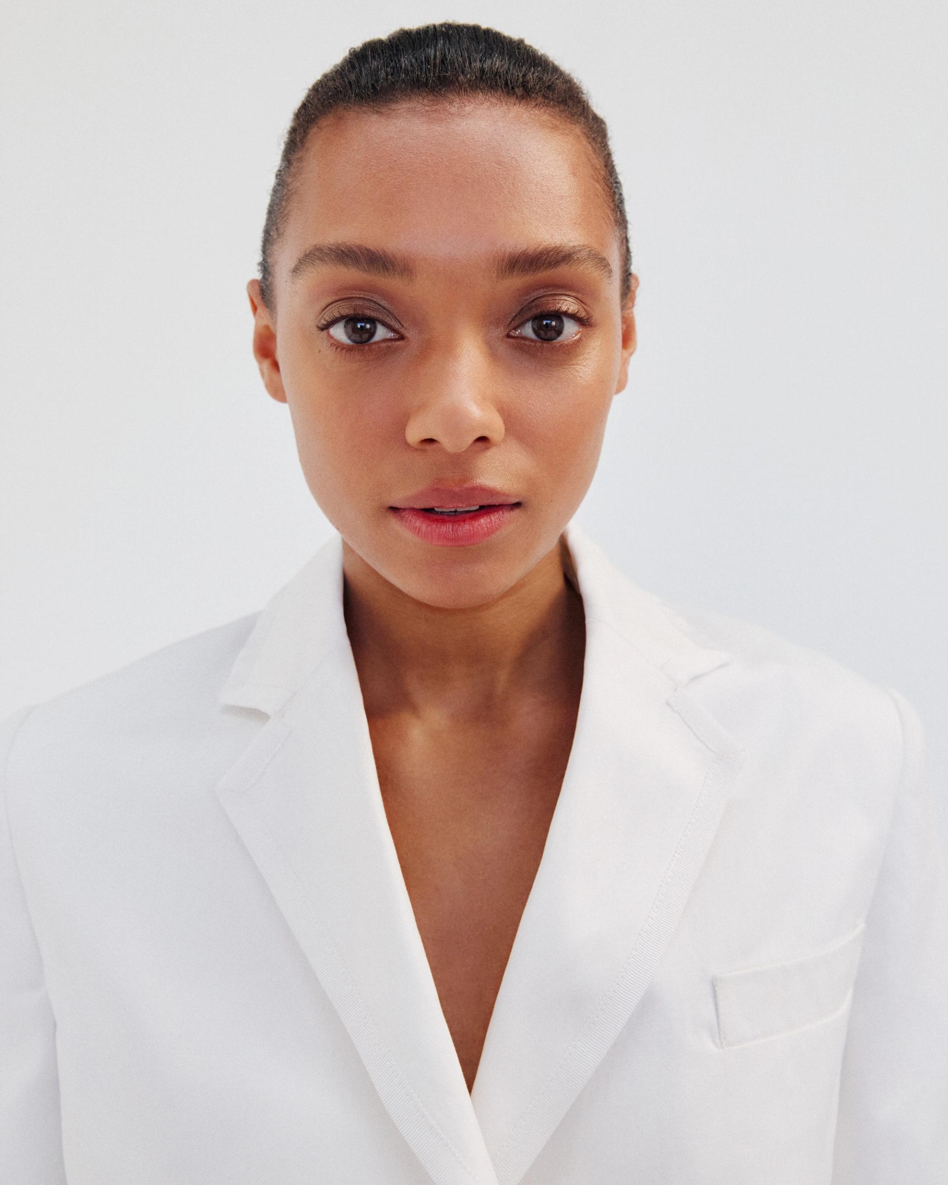 In Scanlan with Sophie Wilde - Scanlan Theodore