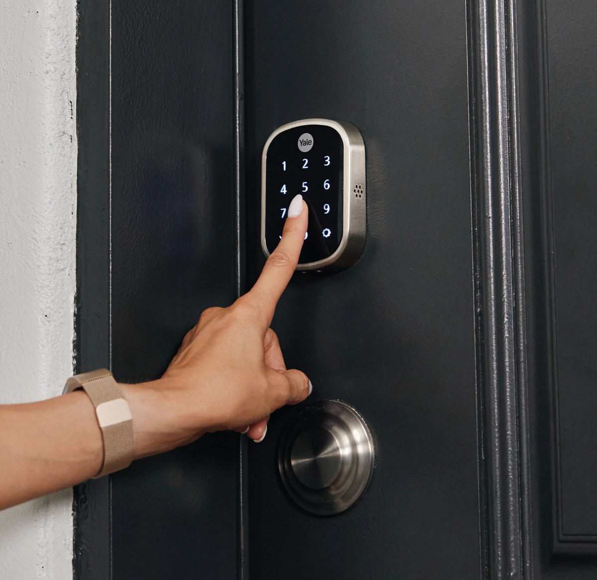 Smart Locks for Apartments & Apartment Buildings