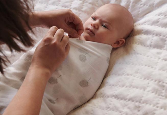 How to Swaddle Your Baby in 5 Easy Steps | Purebaby - Purebaby