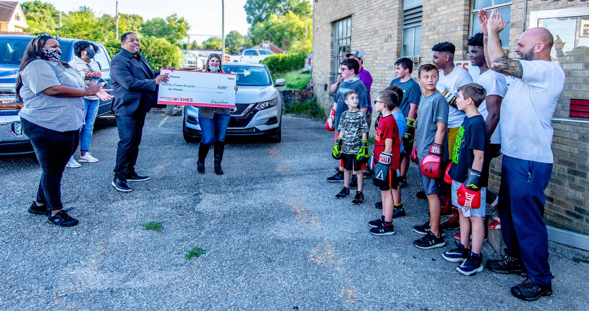 KFC - KFC FOUNDATION MAKES KENTUCKY FRIED WISHES COME TRUE FOR 11 NON ...