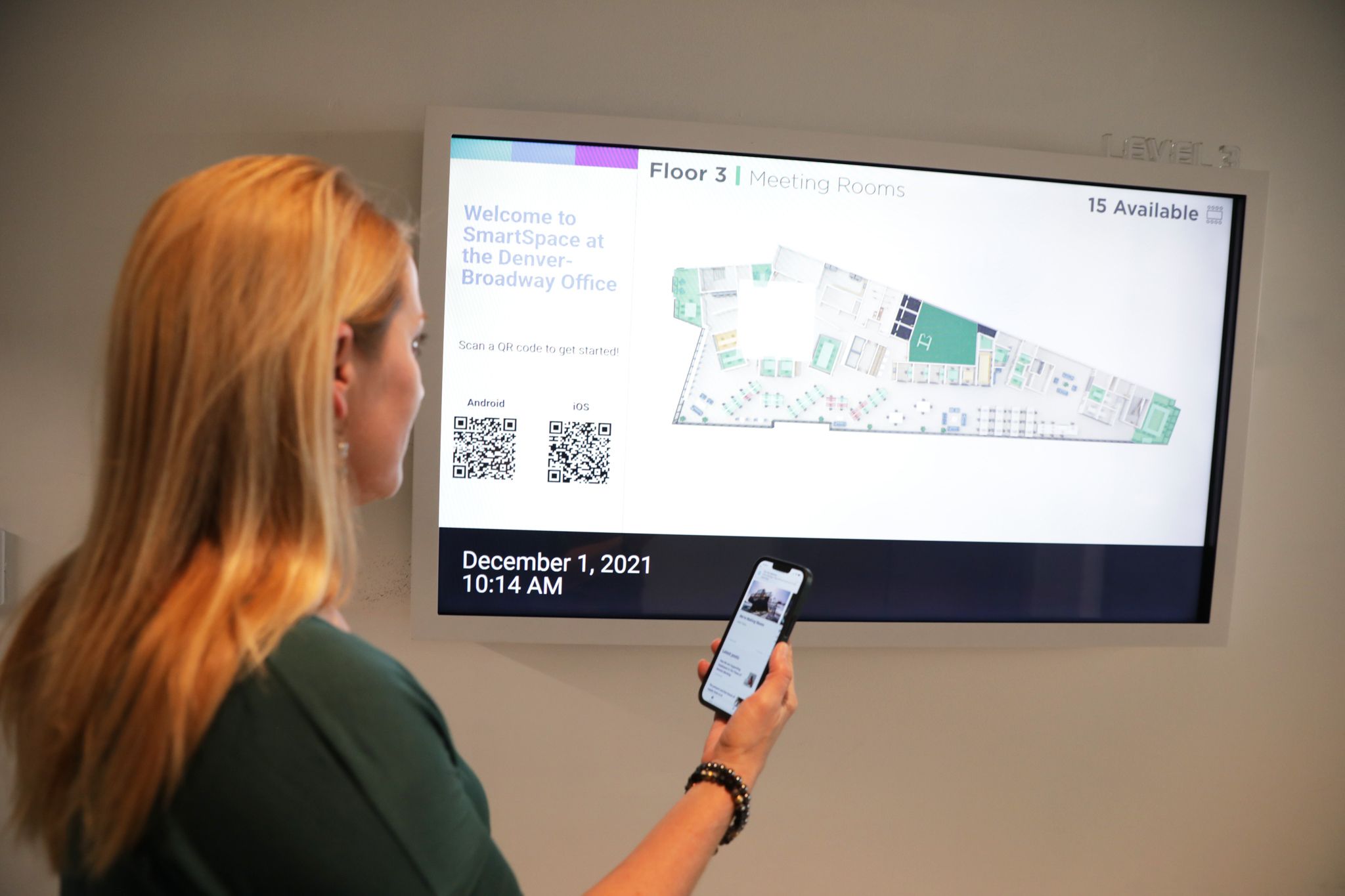 10 Ways to Use Digital Signage for Employee Communications | Poppulo