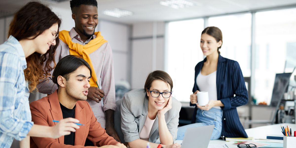 Communication in the Workplace [Top 10 Benefits] | Poppulo