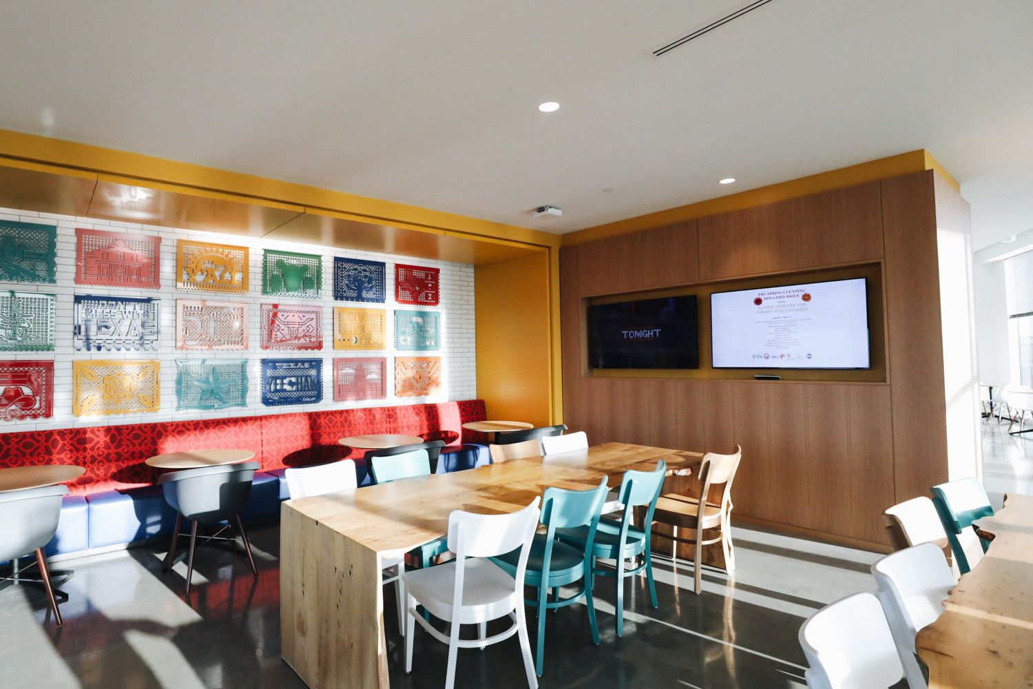 Elevate Office Communication with Meeting Room Signage | Poppulo