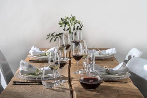 Vehrs Distributing - Stemware For Enthusiasts