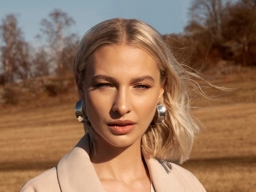 Hooked On Simone Ring - Efva Attling