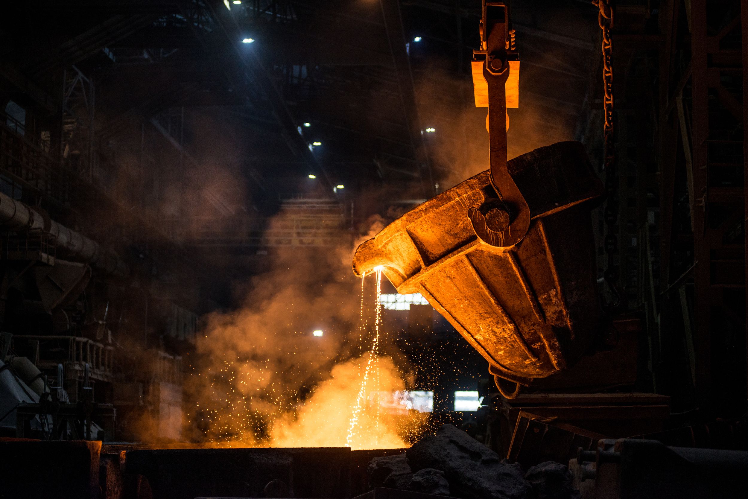 Analysing stranded asset and carbon pricing risk in steel sector