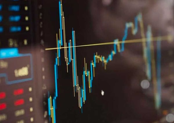 Transform faster. Govern smarter | Domino Data Lab