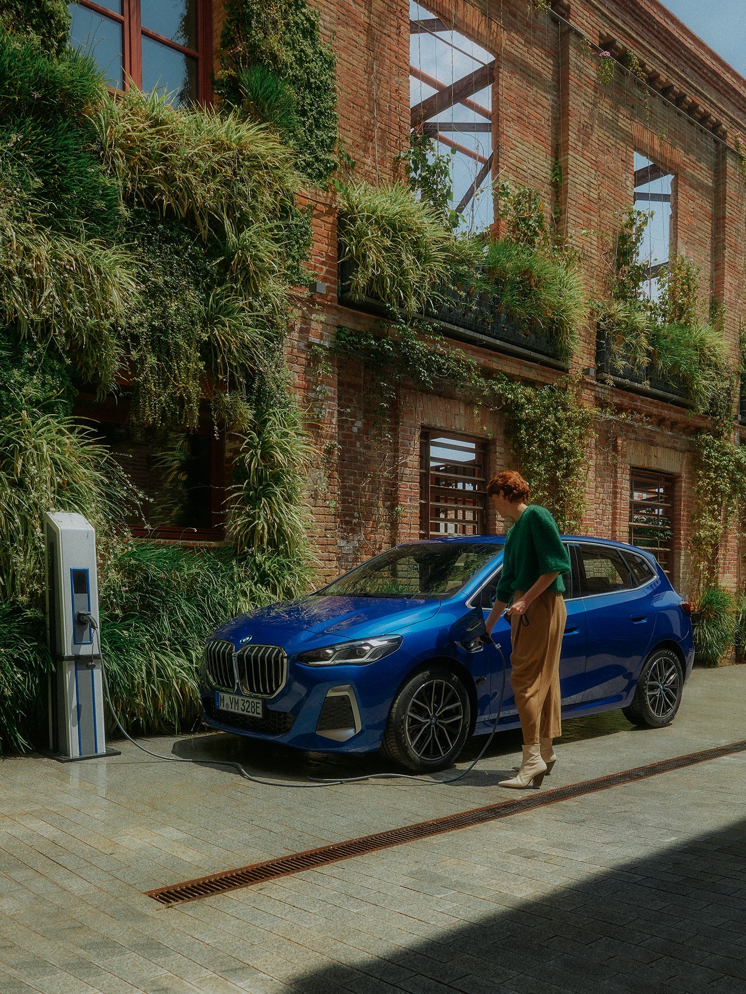 BMW – 2 Active Tourer • Tim Adorf — Bad Land